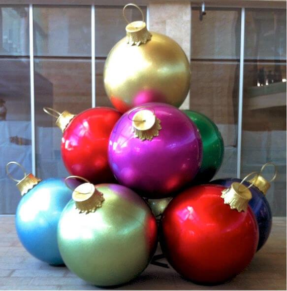 3 Types Of Fiberglass Holiday Displays For Your Business